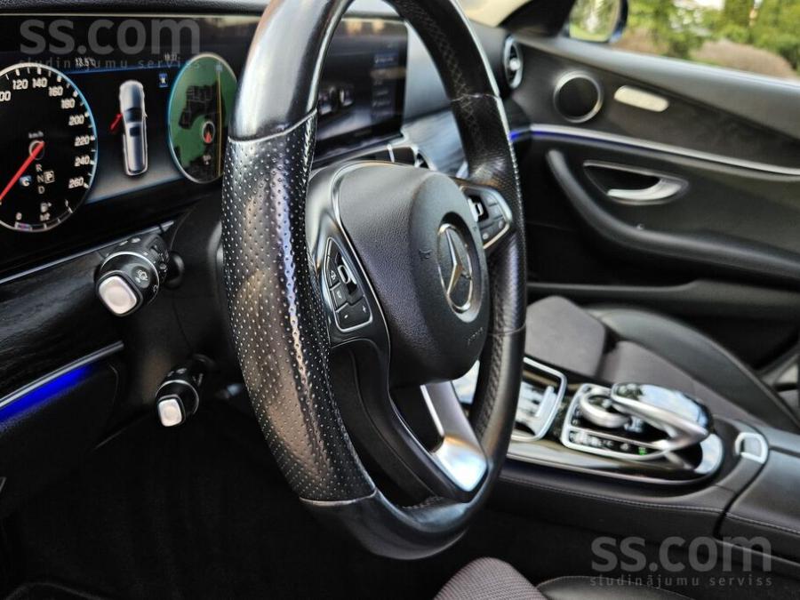 Melns Mercedes-Benz E 350 2017 Jēkabpils, ar dzinēja tilpumu 3.00 L un nobraukumu 293 tūkst. km par 17990 €, foto 14 vietnē AUTOMOTO.COM.LV