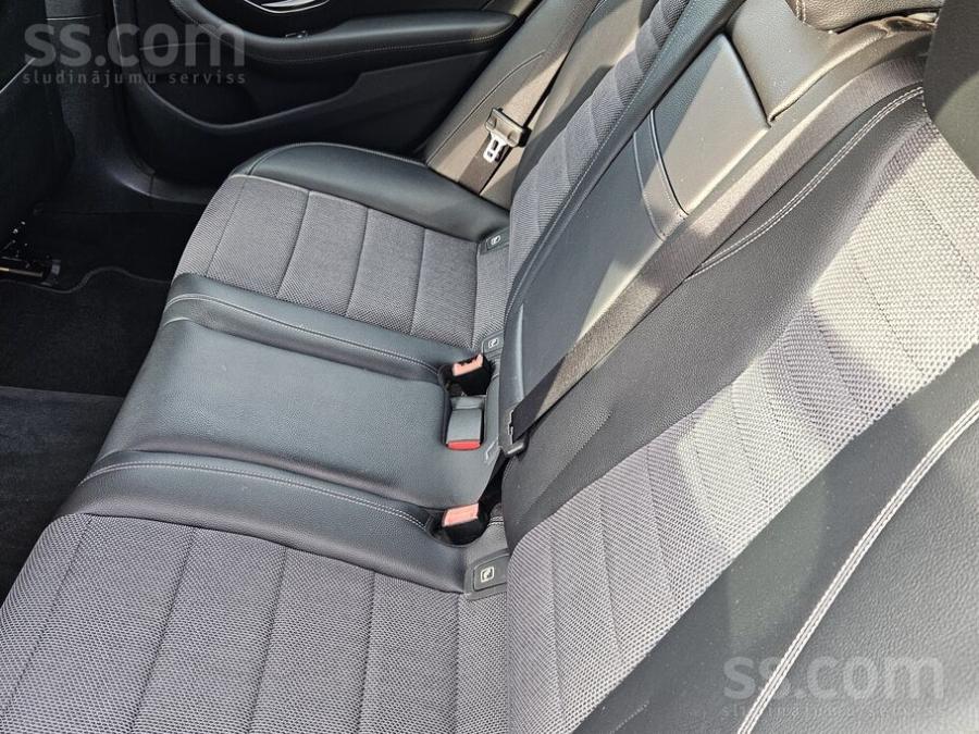 Melns Mercedes-Benz E 350 2017 Jēkabpils, ar dzinēja tilpumu 3.00 L un nobraukumu 293 tūkst. km par 17990 €, foto 17 vietnē AUTOMOTO.COM.LV