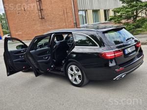 Melns Mercedes-Benz E 350 2017 Jēkabpils, ar dzinēja tilpumu 3.00 L un nobraukumu 293 tūkst. km par 17990 €, foto 18 vietnē AUTOMOTO.COM.LV