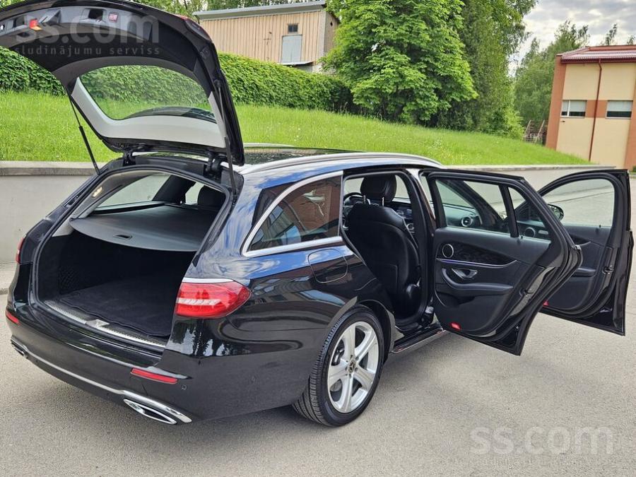 Melns Mercedes-Benz E 350 2017 Jēkabpils, ar dzinēja tilpumu 3.00 L un nobraukumu 293 tūkst. km par 17990 €, foto 21 vietnē AUTOMOTO.COM.LV