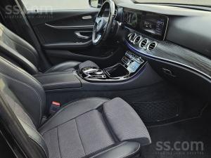 Melns Mercedes-Benz E 350 2017 Jēkabpils, ar dzinēja tilpumu 3.00 L un nobraukumu 293 tūkst. km par 17990 €, foto 22 vietnē AUTOMOTO.COM.LV