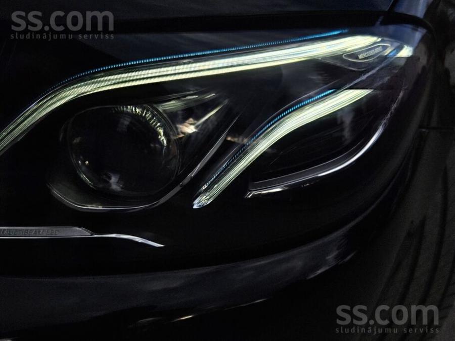 Melns Mercedes-Benz E 350 2017 Jēkabpils, ar dzinēja tilpumu 3.00 L un nobraukumu 293 tūkst. km par 17990 €, foto 23 vietnē AUTOMOTO.COM.LV