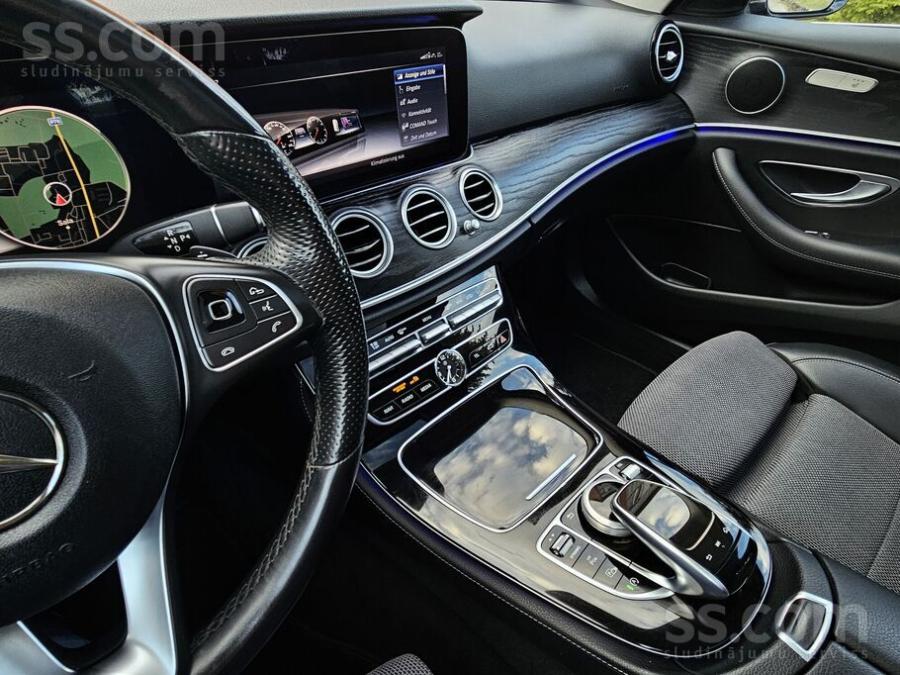 Melns Mercedes-Benz E 350 2017 Jēkabpils, ar dzinēja tilpumu 3.00 L un nobraukumu 293 tūkst. km par 17990 €, foto 25 vietnē AUTOMOTO.COM.LV