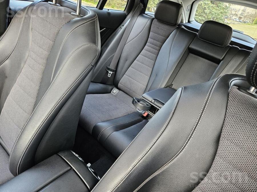 Melns Mercedes-Benz E 350 2017 Jēkabpils, ar dzinēja tilpumu 3.00 L un nobraukumu 293 tūkst. km par 17990 €, foto 26 vietnē AUTOMOTO.COM.LV