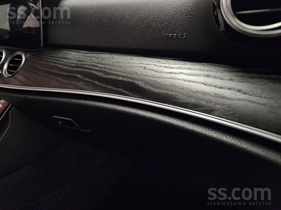 Melns Mercedes-Benz E 350 2017 Jēkabpils, ar dzinēja tilpumu 3.00 L un nobraukumu 293 tūkst. km par 17990 €, foto 33 vietnē AUTOMOTO.COM.LV