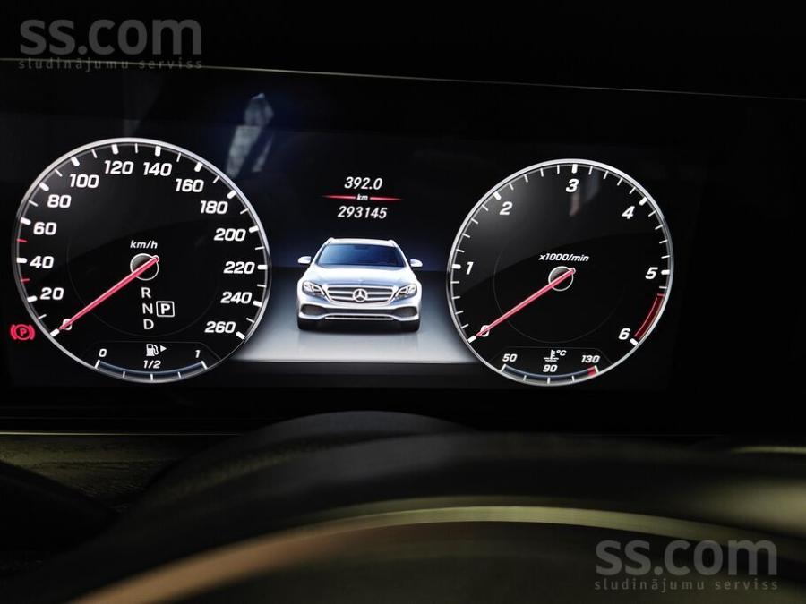 Melns Mercedes-Benz E 350 2017 Jēkabpils, ar dzinēja tilpumu 3.00 L un nobraukumu 293 tūkst. km par 17990 €, foto 34 vietnē AUTOMOTO.COM.LV