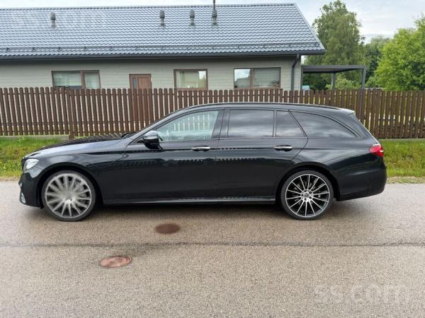 Melns Mercedes-Benz E 350 2017 Rīga, ar dzinēja tilpumu 3.00 L un nobraukumu 210 tūkst. km par 21990 €, foto 2 vietnē AUTOMOTO.COM.LV