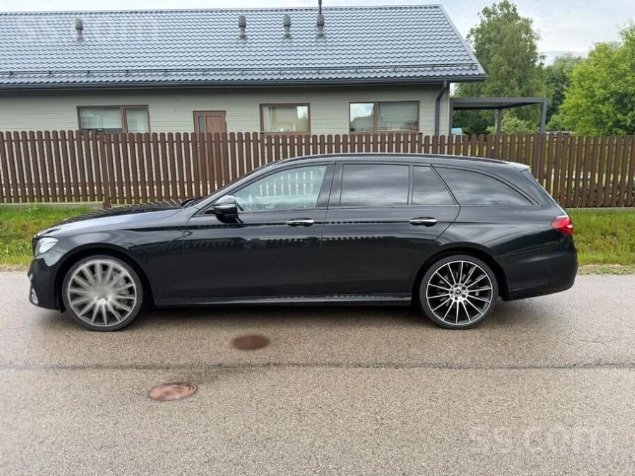 Melns Mercedes-Benz E 350 2017 Rīga, ar dzinēja tilpumu 3.00 L un nobraukumu 210 tūkst. km par 21990 €, foto 3 vietnē AUTOMOTO.COM.LV
