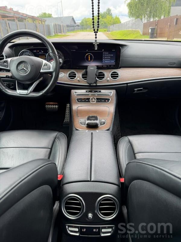 Melns Mercedes-Benz E 350 2017 Rīga, ar dzinēja tilpumu 3.00 L un nobraukumu 210 tūkst. km par 21990 €, foto 9 vietnē AUTOMOTO.COM.LV