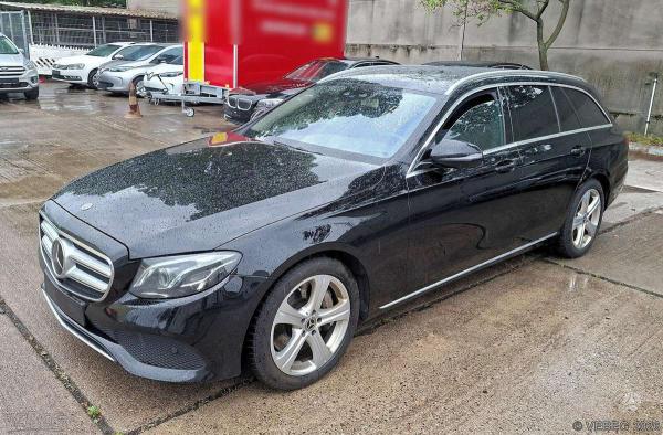 Melns Mercedes-Benz E 350 2017 Klaipėda, ar dzinēja tilpumu 2.99 L un nobraukumu 190 tūkst. km par 18500 €, foto  vietnē AUTOMOTO.COM.LV