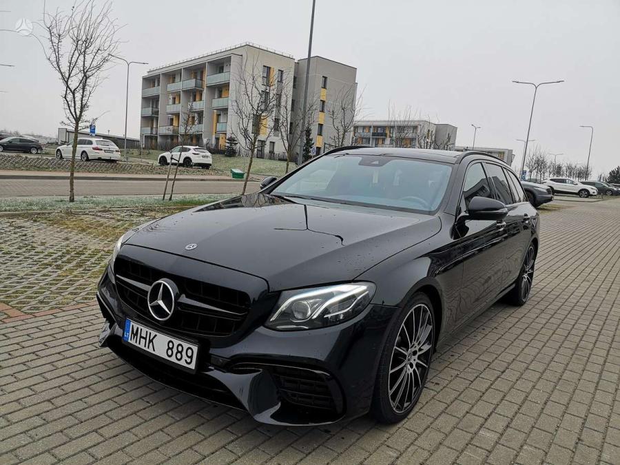 Black Mercedes-Benz E 350 2017 in Klaipeda, with an engine capacity of 3.00 L and mileage of 243 thousand km for 16700 €, photo 1 on AUTOMOTO.COM.LV