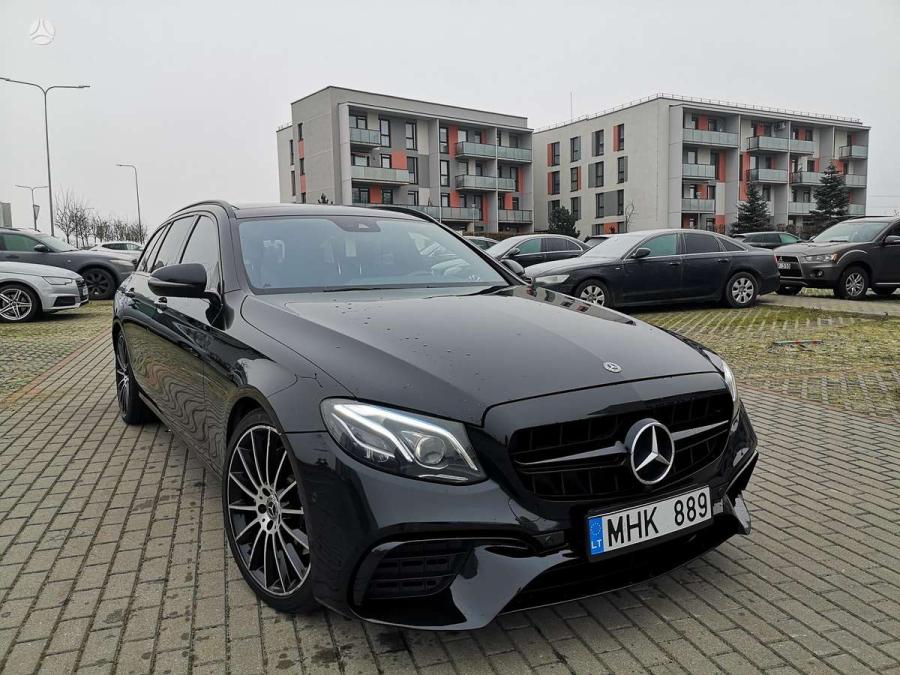 Black Mercedes-Benz E 350 2017 in Klaipeda, with an engine capacity of 3.00 L and mileage of 243 thousand km for 16700 €, photo 3 on AUTOMOTO.COM.LV