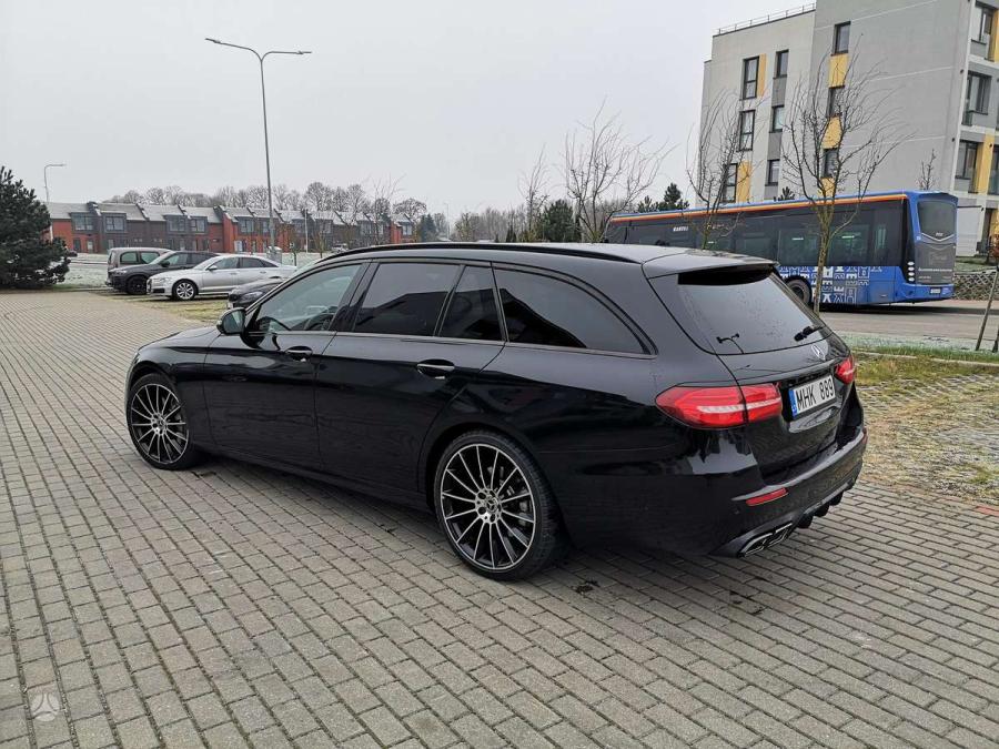 Black Mercedes-Benz E 350 2017 in Klaipeda, with an engine capacity of 3.00 L and mileage of 243 thousand km for 16700 €, photo 10 on AUTOMOTO.COM.LV