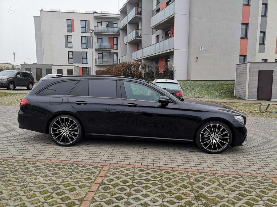Black Mercedes-Benz E 350 2017 in Klaipeda, with an engine capacity of 3.00 L and mileage of 243 thousand km for 16700 €, photo 11 on AUTOMOTO.COM.LV
