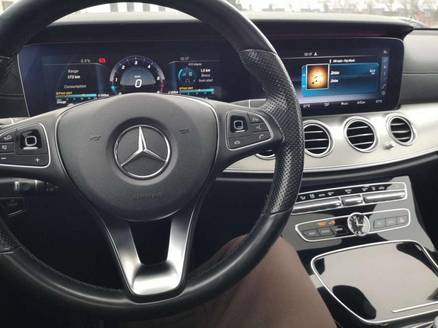 Black Mercedes-Benz E 350 2017 in Klaipeda, with an engine capacity of 3.00 L and mileage of 243 thousand km for 16700 €, photo 26 on AUTOMOTO.COM.LV