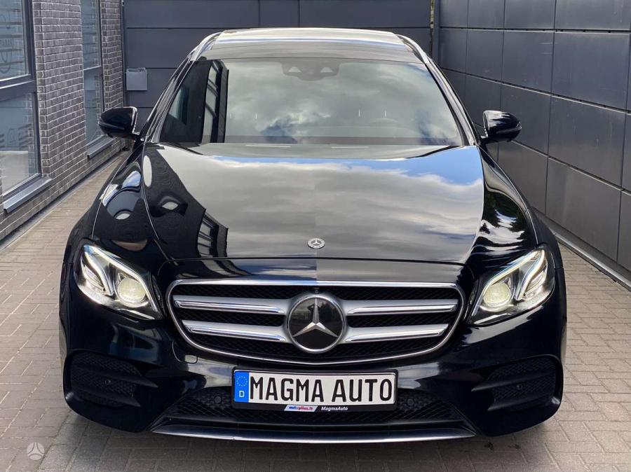 Black Mercedes-Benz E 350 2017 in Marijampole, with an engine capacity of 2.99 L and mileage of 240 thousand km for 19750 €, photo 4 on AUTOMOTO.COM.LV