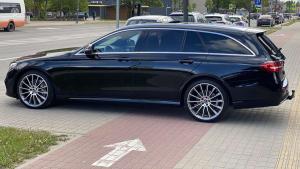 Black Mercedes-Benz E 350 2017 in Marijampole, with an engine capacity of 2.99 L and mileage of 240 thousand km for 19750 €, photo 6 on AUTOMOTO.COM.LV