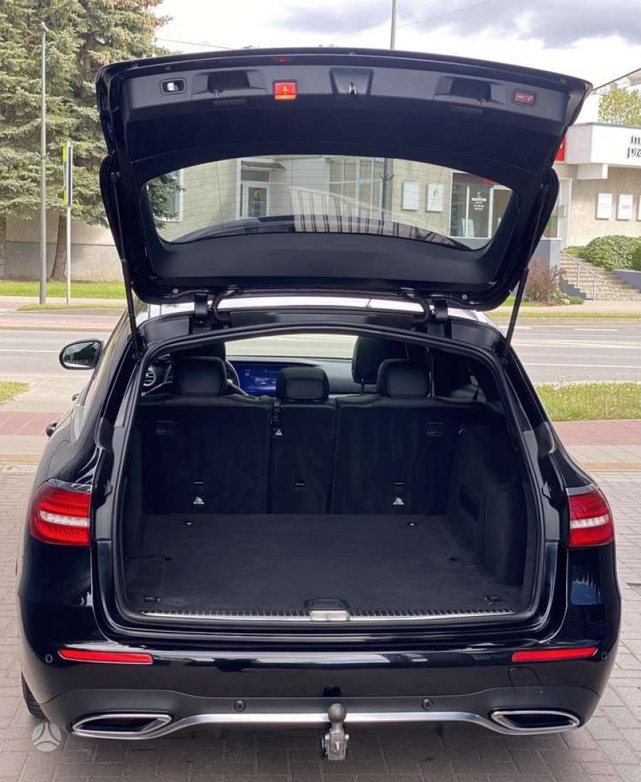 Black Mercedes-Benz E 350 2017 in Marijampole, with an engine capacity of 2.99 L and mileage of 240 thousand km for 19750 €, photo 16 on AUTOMOTO.COM.LV