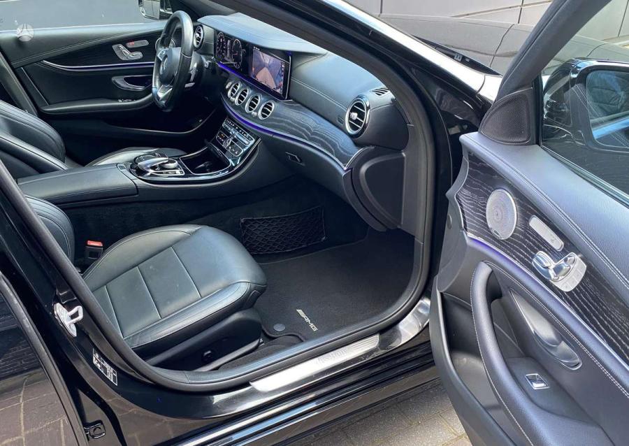 Black Mercedes-Benz E 350 2017 in Marijampole, with an engine capacity of 2.99 L and mileage of 240 thousand km for 19750 €, photo 29 on AUTOMOTO.COM.LV