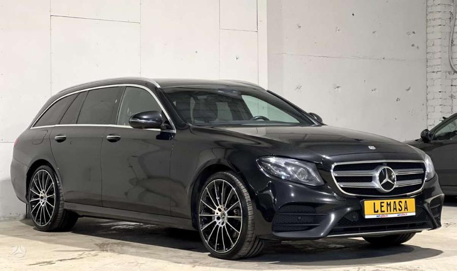 Black Mercedes-Benz E 350 2018 in Klaipeda, with an engine capacity of 2.99 L and mileage of 255 thousand km for 19999 €, photo 20 on AUTOMOTO.COM.LV