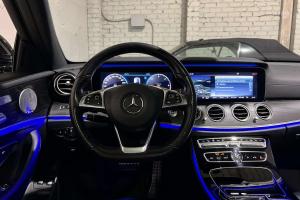 Black Mercedes-Benz E 350 2018 in Klaipeda, with an engine capacity of 2.99 L and mileage of 255 thousand km for 19999 €, photo 29 on AUTOMOTO.COM.LV