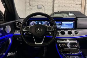 Black Mercedes-Benz E 350 2018 in Klaipeda, with an engine capacity of 2.99 L and mileage of 255 thousand km for 19999 €, photo 29 on AUTOMOTO.COM.LV