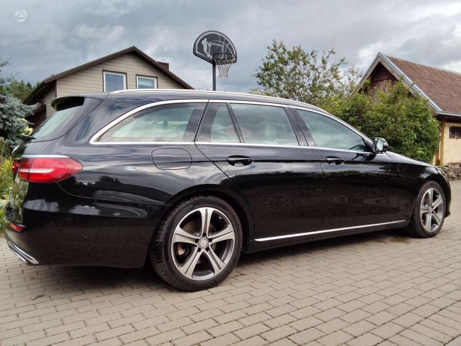 Black Mercedes-Benz E 350 2018 in Vilnius, with an engine capacity of 2.95 L and mileage of 251 thousand km for 16390 €, photo 4 on AUTOMOTO.COM.LV