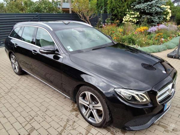 Black Mercedes-Benz E 350 2018 in Vilnius, with an engine capacity of 2.95 L and mileage of 251 thousand km for 16390 €, photo 7 on AUTOMOTO.COM.LV