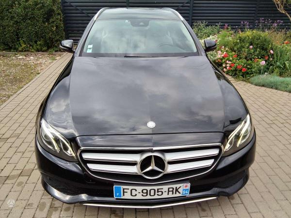Black Mercedes-Benz E 350 2018 in Vilnius, with an engine capacity of 2.95 L and mileage of 251 thousand km for 16390 €, photo 9 on AUTOMOTO.COM.LV