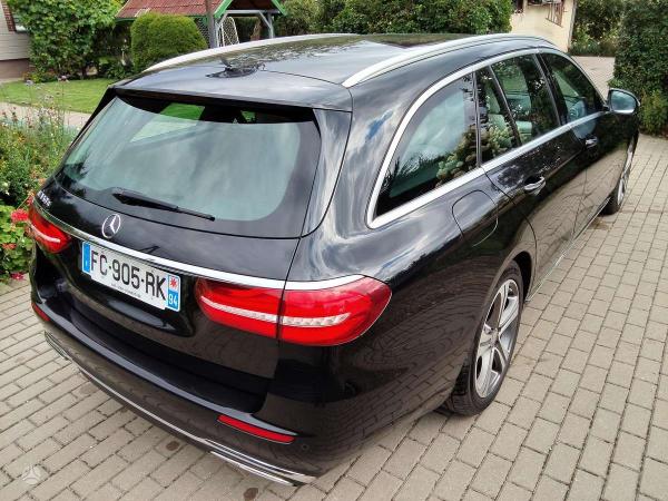 Black Mercedes-Benz E 350 2018 in Vilnius, with an engine capacity of 2.95 L and mileage of 251 thousand km for 16390 €, photo 10 on AUTOMOTO.COM.LV