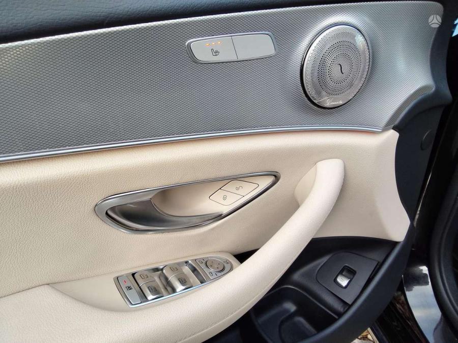 Black Mercedes-Benz E 350 2018 in Vilnius, with an engine capacity of 2.95 L and mileage of 251 thousand km for 16390 €, photo 19 on AUTOMOTO.COM.LV