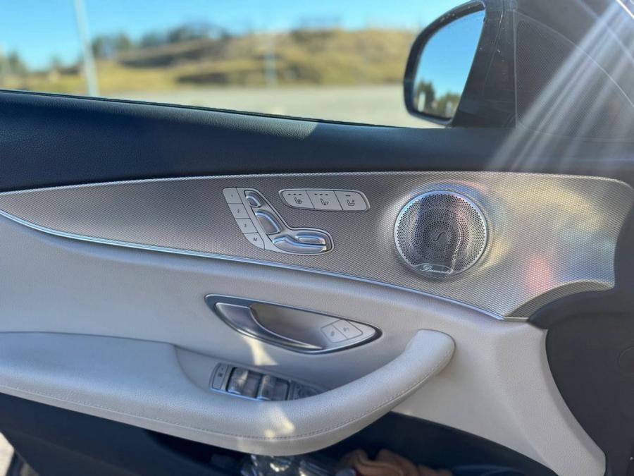 Melns Mercedes-Benz E 350 2020 Narva, ar dzinēja tilpumu 3.00 L un nobraukumu 226 tūkst. km par 26990 €, foto 11 vietnē AUTOMOTO.COM.LV