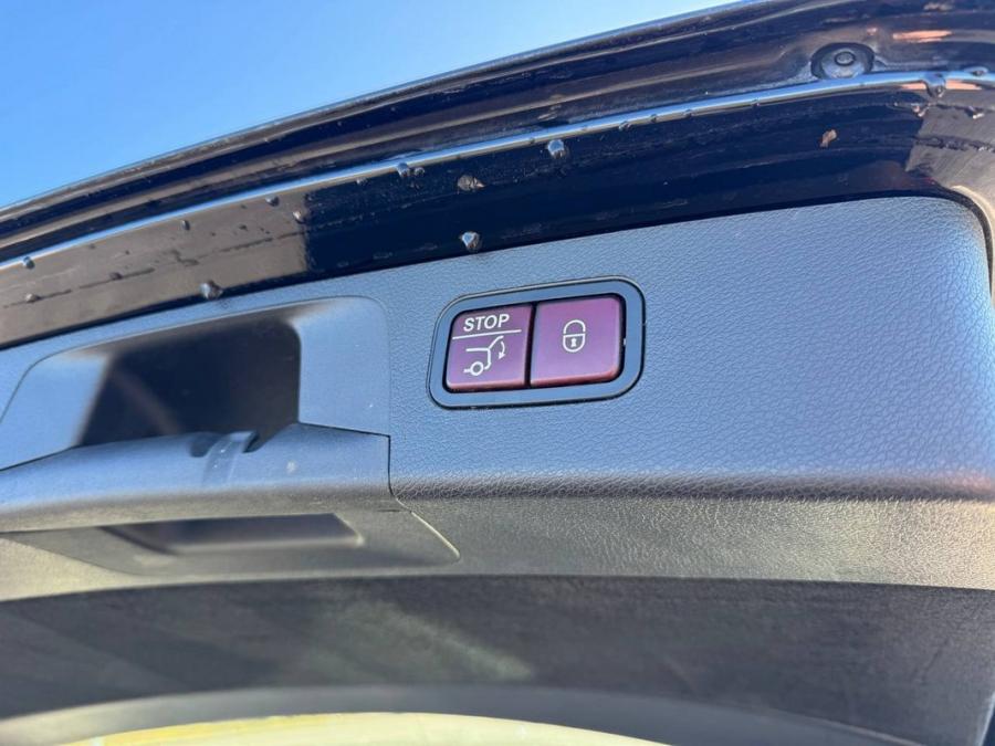 Melns Mercedes-Benz E 350 2020 Narva, ar dzinēja tilpumu 3.00 L un nobraukumu 226 tūkst. km par 26990 €, foto 14 vietnē AUTOMOTO.COM.LV