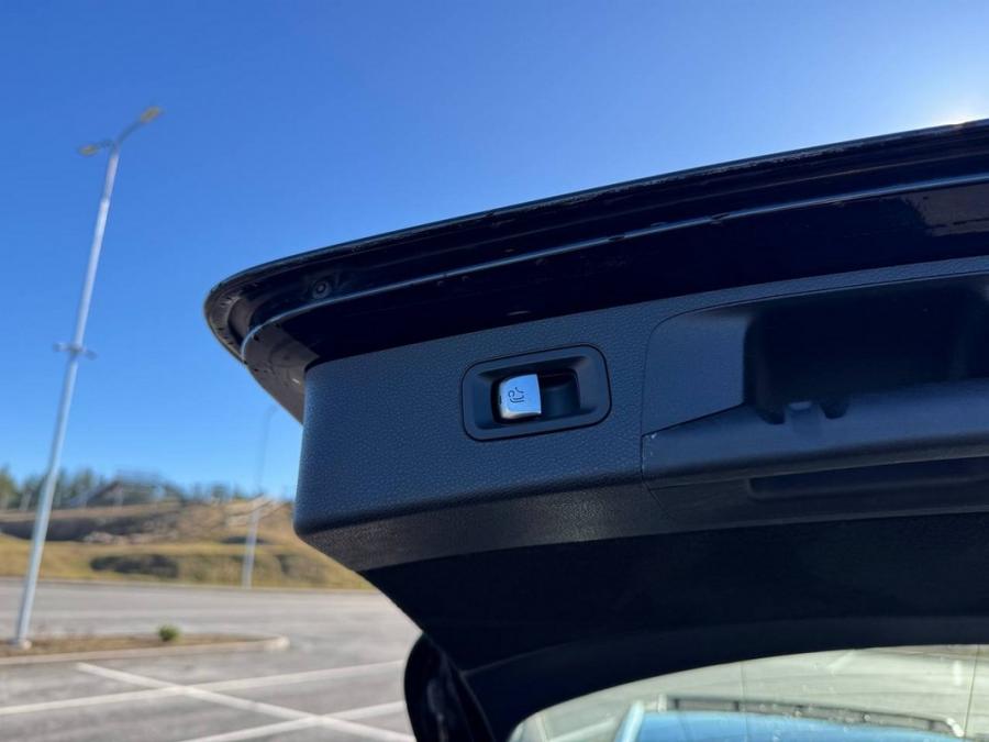 Melns Mercedes-Benz E 350 2020 Narva, ar dzinēja tilpumu 3.00 L un nobraukumu 226 tūkst. km par 26990 €, foto 15 vietnē AUTOMOTO.COM.LV