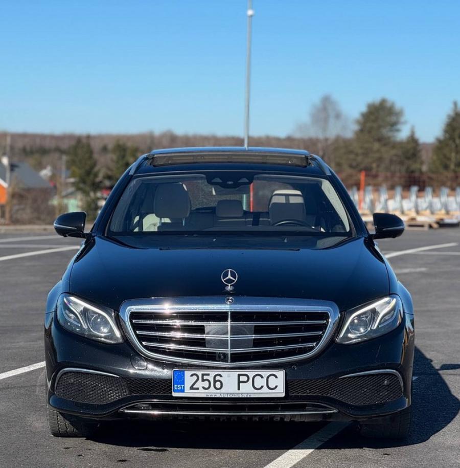 Melns Mercedes-Benz E 350 2020 Narva, ar dzinēja tilpumu 3.00 L un nobraukumu 226 tūkst. km par 26990 €, foto 18 vietnē AUTOMOTO.COM.LV