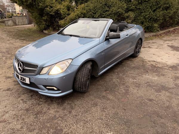 Blue Mercedes-Benz E 350 2011 in Klaipeda, with an engine capacity of 3.00 L and mileage of 261 thousand km for 5995 €, photo 1 on AUTOMOTO.COM.LV