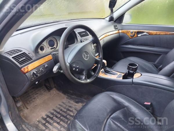 Zils Mercedes-Benz E 350 2005 Jelgava, ar dzinēja tilpumu 3.50 L un nobraukumu 360 tūkst. km par 1200 €, foto 3 vietnē AUTOMOTO.COM.LV
