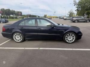 Zils Mercedes-Benz E 350 2007 Kauņa, ar dzinēja tilpumu 3.50 L un nobraukumu 300 tūkst. km par 4000 €, foto 5 vietnē AUTOMOTO.COM.LV