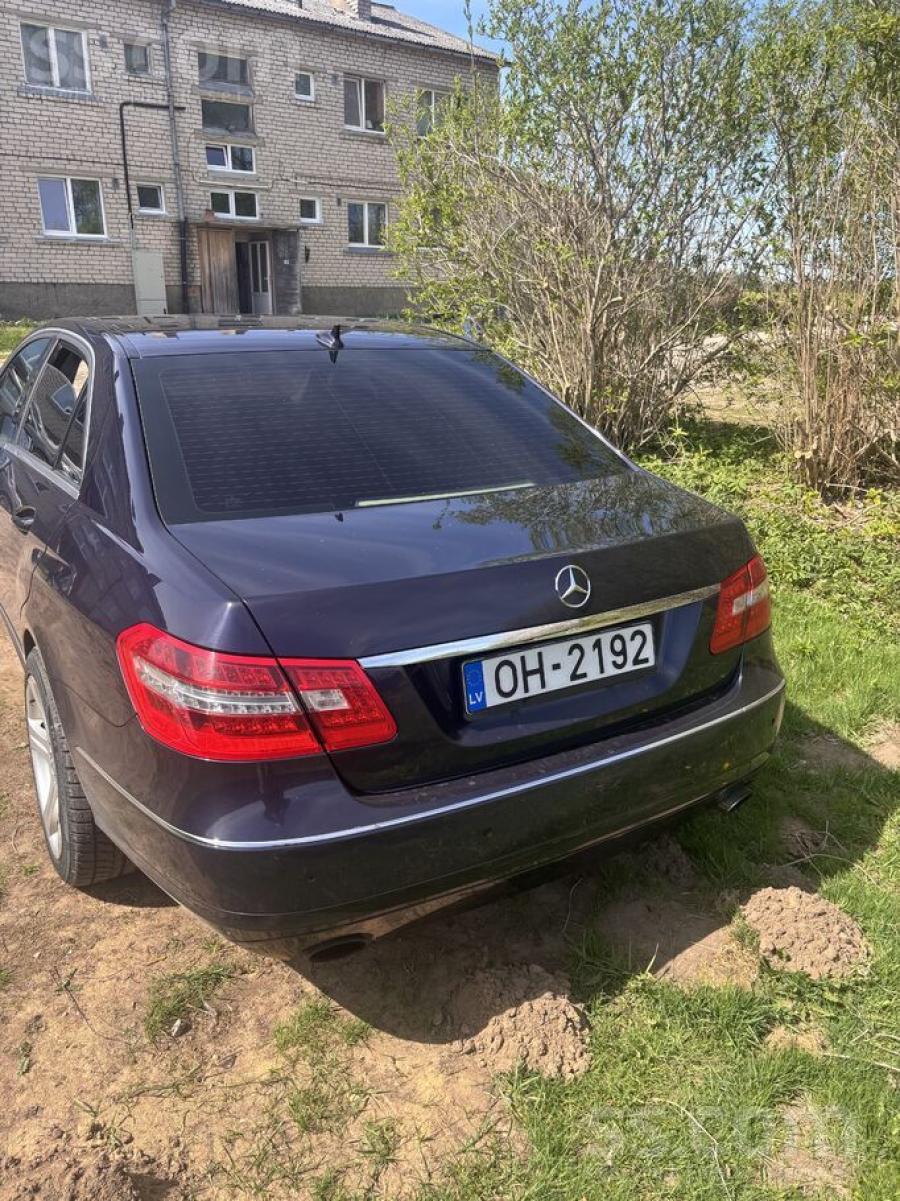 Синий Мерседес E 350 2009 в Бауска, объемом двигателя 3.00 л и пробегом 346 тыс. км за 6200 €, фото 4 на AUTOMOTO.COM.LV