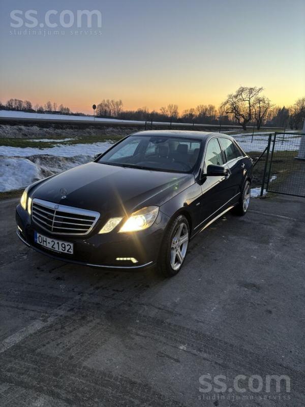 Zils Mercedes-Benz E 350 2009 Bauska, ar dzinēja tilpumu 3.00 L un nobraukumu 340 tūkst. km par 6200 €, foto 1 vietnē AUTOMOTO.COM.LV