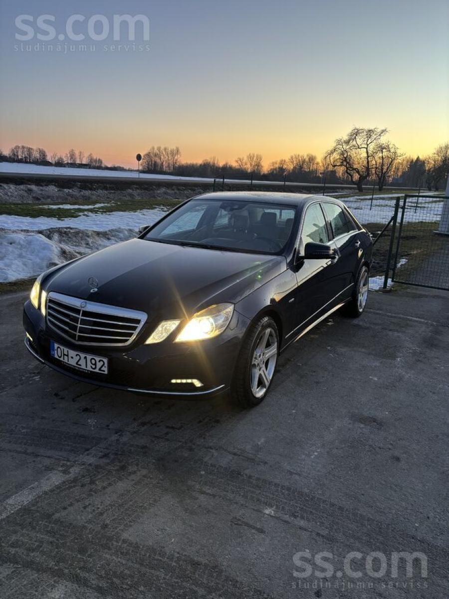 Синий Мерседес E 350 2009 в Бауска, объемом двигателя 3.00 л и пробегом 340 тыс. км за 6200 €, фото 1 на AUTOMOTO.COM.LV