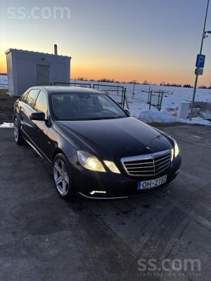 Синий Мерседес E 350 2009 в Бауска, объемом двигателя 3.00 л и пробегом 340 тыс. км за 6200 €, фото 3 на AUTOMOTO.COM.LV