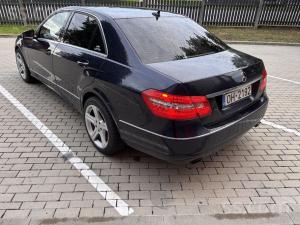 Синий Мерседес E 350 2009 в Бауска, объемом двигателя 3.00 л и пробегом 357 тыс. км за 5000 €, фото 5 на AUTOMOTO.COM.LV