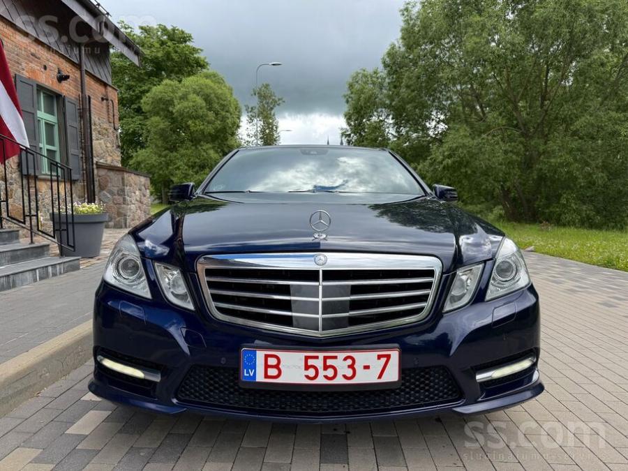 Синий Мерседес E 350 2011 в Резекне, объемом двигателя 3.00 л и пробегом 295 тыс. км за 9490 €, фото 1 на AUTOMOTO.COM.LV