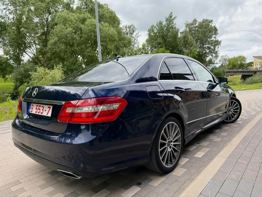Blue Mercedes-Benz E 350 2011 in Rezekne, with an engine capacity of 3.00 L and mileage of 295 thousand km for 9490 €, photo 5 on AUTOMOTO.COM.LV