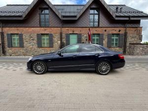 Blue Mercedes-Benz E 350 2011 in Rezekne, with an engine capacity of 3.00 L and mileage of 295 thousand km for 9490 €, photo 6 on AUTOMOTO.COM.LV