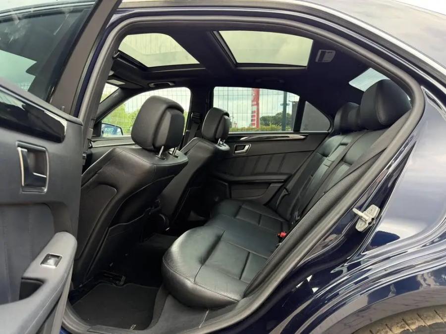 Blue Mercedes-Benz E 350 2011 in Rezekne, with an engine capacity of 3.00 L and mileage of 295 thousand km for 9490 €, photo 12 on AUTOMOTO.COM.LV
