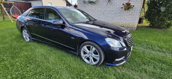 Zils Mercedes-Benz E 350 2012 Kėdainiai, ar dzinēja tilpumu 3.50 L un nobraukumu 211 tūkst. km par 9200 €, foto 1 vietnē AUTOMOTO.COM.LV