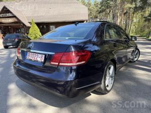 Blue Mercedes-Benz E 350 2013 in Riga, with an engine capacity of 3.00 L and mileage of 283 thousand km for 9998 €, photo 8 on AUTOMOTO.COM.LV