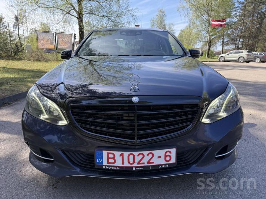 Blue Mercedes-Benz E 350 2013 in Riga, with an engine capacity of 3.00 L and mileage of 283 thousand km for 9998 €, photo 18 on AUTOMOTO.COM.LV